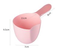 China Plastic With Handle Portable Bath Shampoo Rinse Cup For Baby Hair Wash for sale