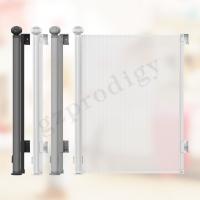 China Extra Wide 140 Inch Retractable Gate Mesh Barrier Expandable Gate For Stairs for sale