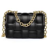 China Weave Flap Womens Leather Messenger Bag PU Leather Crossbody Bag for sale
