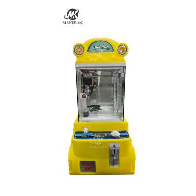 China Customized  Mini Gift Claw Crane Machine With Sound Effects Acrylic Material for sale