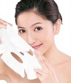 China Pearl Fiber 35gsm 21*21cm Face Mask Sheet Non Woven Fabric Products for sale