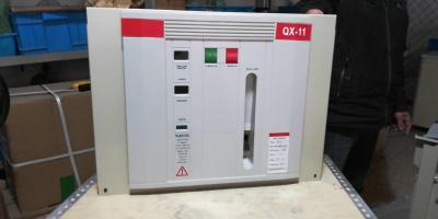China IEC 12KV Permanent Magnetic Vacuum Circuit Breaker Three Phase for sale