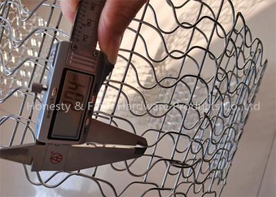 China Corrosion Resistant Pipeline Coating 8 Line Wire Welded Metal Mesh Galvanised 140m for sale