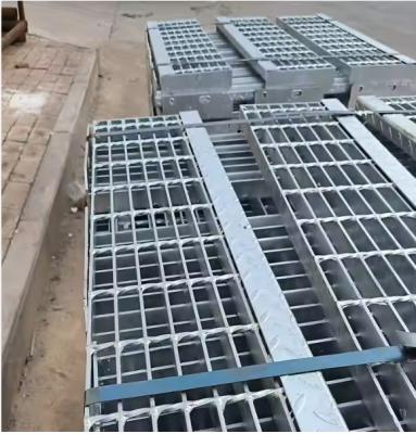 China Construction Material Stainless Steel Galvanized Steel Heavy Duty Steel Grating for Walkway for sale