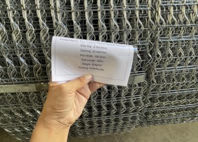 China 2.0mmX2.0mm 280m roll Length Galvanized Pipeline reinforced mesh for Oil Pipeline for sale