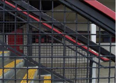 China Durable Crimped Wire Mesh Anti Corrosion For Stairs Park Zoo Safety Fence Use for sale
