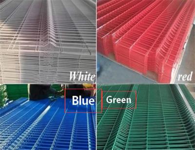 China 3D Curved Steel Wire Mesh Fence 50mm Rectangle Hole Type Farm For Animal Feed for sale