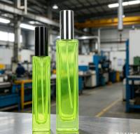 China Screw-Top Spray Glass Bottle for Cosmetics 5ml 10ml Portable Perfume Refill Glass Bottle for sale