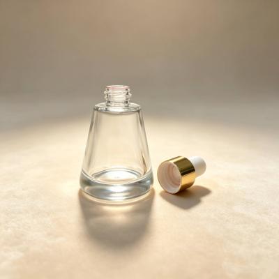 China 30/50ml Conical Clear Glass Dropper Bottle Screw Cap Dropper Bottles Empty Serum Essential Oil Cosmetic Essence Packaging for sale