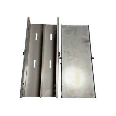 China Industrial Stainless Steel Cable Tray SS201/304/316/316L Perforated Wire Management System for Chemical Plant Wiring for sale