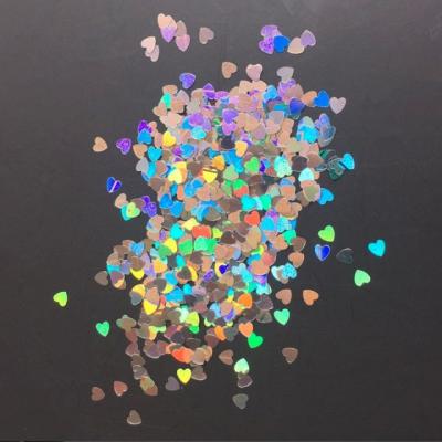 China Artware Polyester and Glass Craft Supplies for Beautiful Heart-Shaped Glitter LED Wedding Decorations for sale
