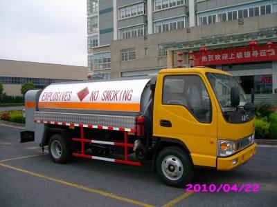 China JAC 4x2 4000L Diesel Mobile Oil Tank Truck Refuelling Petroleum Tanker for Fuel Delivery for sale