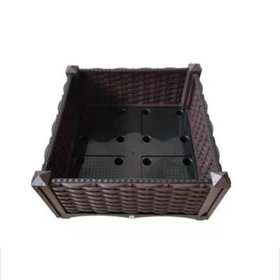 China ISO9001 Rectangular Rasied Plastic Planter On Wheels Minimalist Design for sale