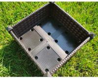 China 50*50*27CM Plastic Planter Boxes On Legs for sale