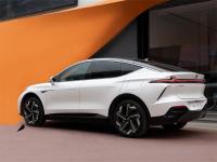 China Pure Electric Saic R7 Rising Auto Medium Large SUVs Left Steering for sale