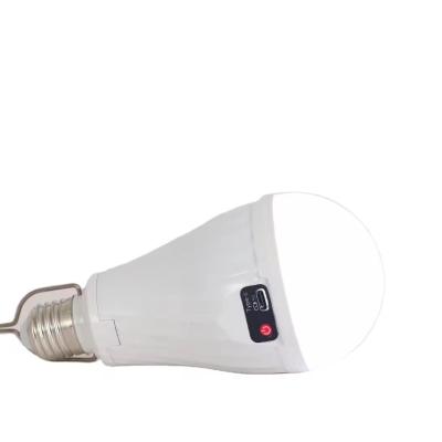 China AC/DC 15W USB Indoor E27/B22 Rechargeable LED Emergency Light Bulb Perfect for Indoor for sale