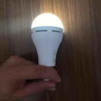 China 7W/10W LED Emergency Rechargeable E27/B22 Bulbs with Adjustable Brightness Support for sale