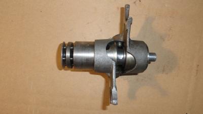 China SUZUKI AX100 ENGINE FORK HUB ASSEMBLY for sale
