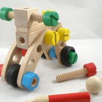 China Children's Benefit Intelligence Disassembly Assembly Car Toy Solid Wood Assembly Intelligence 30 Pieces Screw Toy for sale