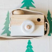 China Let'S Make 1Pc Wooden Baby Toys Fashion Camera Wood Pendants Montessori Toys For Kids Wooden Diy Present Nursing Gift for sale