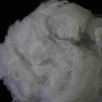 China Recycled Polyester Staple Fiber PSF 2.5D × 51mm GRS Certified Off White Matrix Stability Filling Material for sale