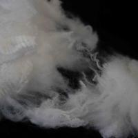 China Low Crimp Silicone-Free Recycled Polyester Staple Fiber 2.5D x 51mm for Hot Air Non-Woven Fabric with GRS Certification for sale