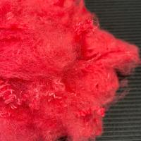 China Red low melting point fiber with its own red dyeing process, suitable for glue-free bonding and industrial filter felt for sale