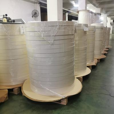 China Single PE Coated Cup Bottom Roll for Disposable Cups - 150-320 GSM Paper with 10-30 GSM PE Coating for sale