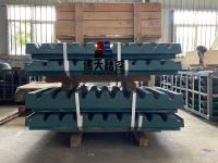 China Crusher Jaw Plate for Stone Jaw Crusher Wear Parts C140 C145 C150 Machine Type Crusher for sale