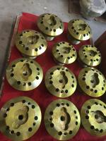China Carbon Steel Feed Plate and Locking Bolt for HP400 Cone Crusher Spare Parts 1093040077 for sale
