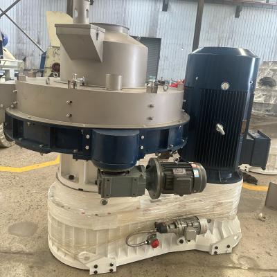 China Vertical Centrifugal Wood Pellet Machine XGJ700 Biomass Fuel Pelletizer for Industrial Waste Recycling for sale