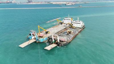 China Digging Silt Sand Excavator Boom Construction Work Long Reach Yellow for sale
