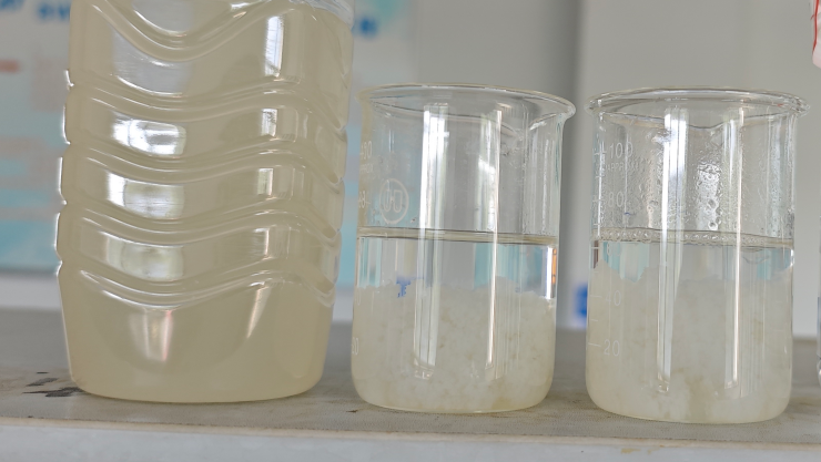 Cattle manure wastewater jar test with 08A Decoloring Agent PAC and anionic PAM