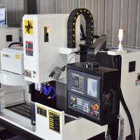 China Industrial CNC Vertical Milling Center Machine 3 Axis 950mm X Axis Travel for sale