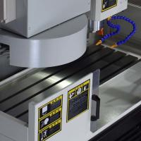 China 900mm X Axis Travel BT40 CNC Vertical Machining Center High Positioning Accuracy for sale