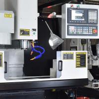 China Strong Rigidity Vertical CNC Milling Machine High Precision 500mm Z Axis Travel for sale