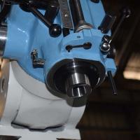 China 75~4630 R.P.M Spindle Speed Turret Vertical Milling Machine For Metal Processing for sale