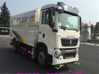 China SINOTRUK HOWO 4X2 Road Sweeper Truck 2 Axles For Cleaning Highways / Urban Roads for sale
