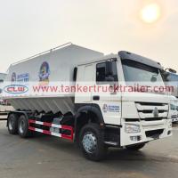 China HOWO 6X4 40CBM Hydraulic Control Bulk Feed Delivery Truck for Sale for sale