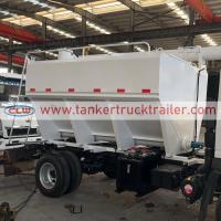 China Small Sinotruk HOWO 4x2 2 tons 4CBM Bulk Tanker Feed Truck for Feed Mill for sale