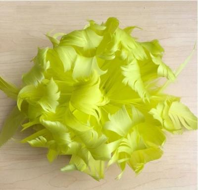 China 15*15 cm Curly Goose Feather Flower Mount with Wire Accessory Pattern Dyed for sale