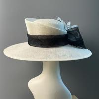 China Millinery Supplies Party Decoration Sinamay Base Hat With Feather for sale