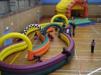 China Custom Inflatable Bumper Car Track 10m x 5m for Family Entertainment Centers and Rooftop Events for sale