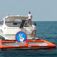 China Custom Inflatable Floating Swimming Pool with Net for Yacht Water Park 0.9mm PVC for sale