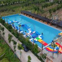 China Custom Inflatable Pool Obstacle Course with Floating Platforms and Climbing Areas for Water Events for sale