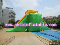 China Commercial Inflatable Floating Water Park PVC 500kg Capacity Custom Outdoor Play Equipment for sale