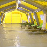 China Quick Install Double Layer Waterproof Inflatable Emergency Medical Isolation Tent 10x5x3m for sale