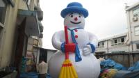 China Customized Outdoor Christmas Inflatable Snowman 4x4x6m for Holiday Decorations for sale