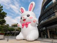China Custom Giant Inflatable Cartoon Rabbit Model 3m Height for Event Decoration and Commercial Display for sale