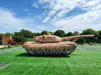 China Custom Inflatable Tank Replica with Camouflage Printing Long Barrel and Tracked Vehicle Shape for Training Display Outdoor Drill Exhibition and Scenario Layout Projects for sale